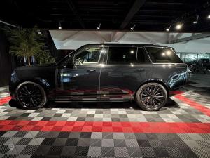 Melns Land Rover Range Rover 2023 Viļņa, ar dzinēja tilpumu 4.40 L un nobraukumu 69 tūkst. km par 139150 €, foto 9 vietnē AUTOMOTO.COM.LV