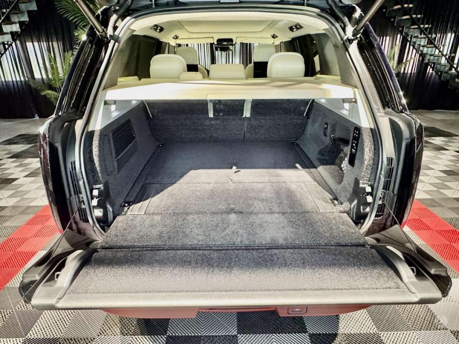 Melns Land Rover Range Rover 2023 Viļņa, ar dzinēja tilpumu 4.40 L un nobraukumu 69 tūkst. km par 139150 €, foto 10 vietnē AUTOMOTO.COM.LV