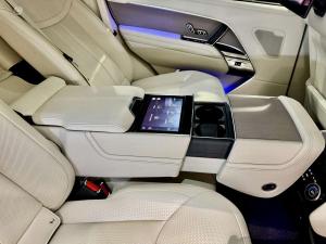 Melns Land Rover Range Rover 2023 Viļņa, ar dzinēja tilpumu 4.40 L un nobraukumu 69 tūkst. km par 139150 €, foto 19 vietnē AUTOMOTO.COM.LV