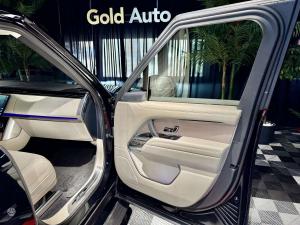Melns Land Rover Range Rover 2023 Viļņa, ar dzinēja tilpumu 4.40 L un nobraukumu 69 tūkst. km par 139150 €, foto 26 vietnē AUTOMOTO.COM.LV