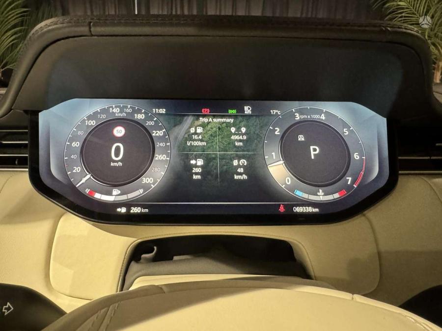 Melns Land Rover Range Rover 2023 Viļņa, ar dzinēja tilpumu 4.40 L un nobraukumu 69 tūkst. km par 139150 €, foto 47 vietnē AUTOMOTO.COM.LV