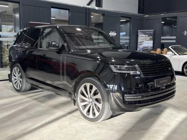 Melns Land Rover Range Rover 2023 Mārupe, ar dzinēja tilpumu 3.00 L un nobraukumu 82 tūkst. km par 99990 €, foto 3 vietnē AUTOMOTO.COM.LV