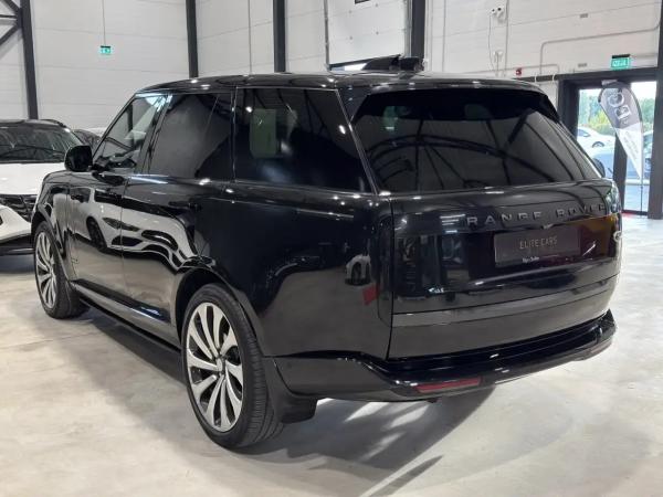 Melns Land Rover Range Rover 2023 Mārupe, ar dzinēja tilpumu 3.00 L un nobraukumu 82 tūkst. km par 99990 €, foto 4 vietnē AUTOMOTO.COM.LV