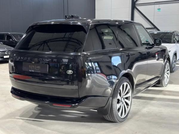 Melns Land Rover Range Rover 2023 Mārupe, ar dzinēja tilpumu 3.00 L un nobraukumu 82 tūkst. km par 99990 €, foto 5 vietnē AUTOMOTO.COM.LV