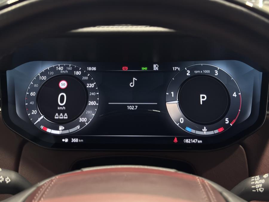 Melns Land Rover Range Rover 2023 Rīga, ar dzinēja tilpumu 3.00 L un nobraukumu 82 tūkst. km par 94990 €, foto 17 vietnē AUTOMOTO.COM.LV