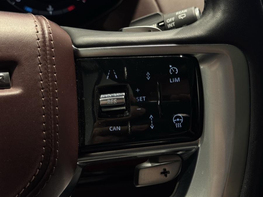 Melns Land Rover Range Rover 2023 Rīga, ar dzinēja tilpumu 3.00 L un nobraukumu 82 tūkst. km par 94990 €, foto 18 vietnē AUTOMOTO.COM.LV