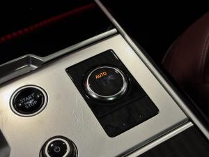 Melns Land Rover Range Rover 2023 Rīga, ar dzinēja tilpumu 3.00 L un nobraukumu 82 tūkst. km par 94990 €, foto 32 vietnē AUTOMOTO.COM.LV