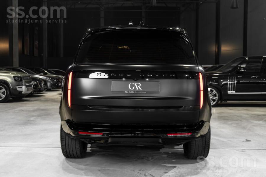 Melns Land Rover Range Rover 2024 Rīga, ar dzinēja tilpumu 3.00 L un nobraukumu 30 tūkst. km par 139150 €, foto 6 vietnē AUTOMOTO.COM.LV