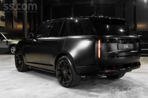 Melns Land Rover Range Rover 2024 Rīga, ar dzinēja tilpumu 3.00 L un nobraukumu 30 tūkst. km par 139150 €, foto 7 vietnē AUTOMOTO.COM.LV
