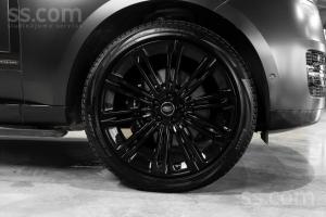 Melns Land Rover Range Rover 2024 Rīga, ar dzinēja tilpumu 3.00 L un nobraukumu 30 tūkst. km par 139150 €, foto 8 vietnē AUTOMOTO.COM.LV