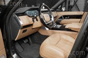 Melns Land Rover Range Rover 2024 Rīga, ar dzinēja tilpumu 3.00 L un nobraukumu 30 tūkst. km par 139150 €, foto 10 vietnē AUTOMOTO.COM.LV