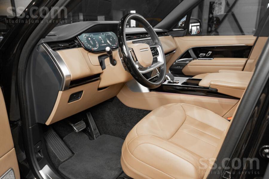 Melns Land Rover Range Rover 2024 Rīga, ar dzinēja tilpumu 3.00 L un nobraukumu 30 tūkst. km par 139150 €, foto 10 vietnē AUTOMOTO.COM.LV