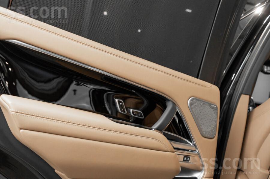 Melns Land Rover Range Rover 2024 Rīga, ar dzinēja tilpumu 3.00 L un nobraukumu 30 tūkst. km par 139150 €, foto 32 vietnē AUTOMOTO.COM.LV