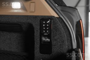 Melns Land Rover Range Rover 2024 Rīga, ar dzinēja tilpumu 3.00 L un nobraukumu 30 tūkst. km par 139150 €, foto 36 vietnē AUTOMOTO.COM.LV