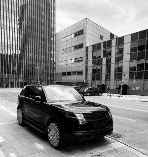 Melns Land Rover Range Rover 2024 Viļņa, ar dzinēja tilpumu 3.00 L un nobraukumu 13 tūkst. km par 135500 €, foto 11 vietnē AUTOMOTO.COM.LV