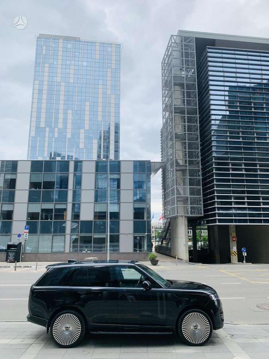 Melns Land Rover Range Rover 2024 Viļņa, ar dzinēja tilpumu 3.00 L un nobraukumu 13 tūkst. km par 135500 €, foto 13 vietnē AUTOMOTO.COM.LV