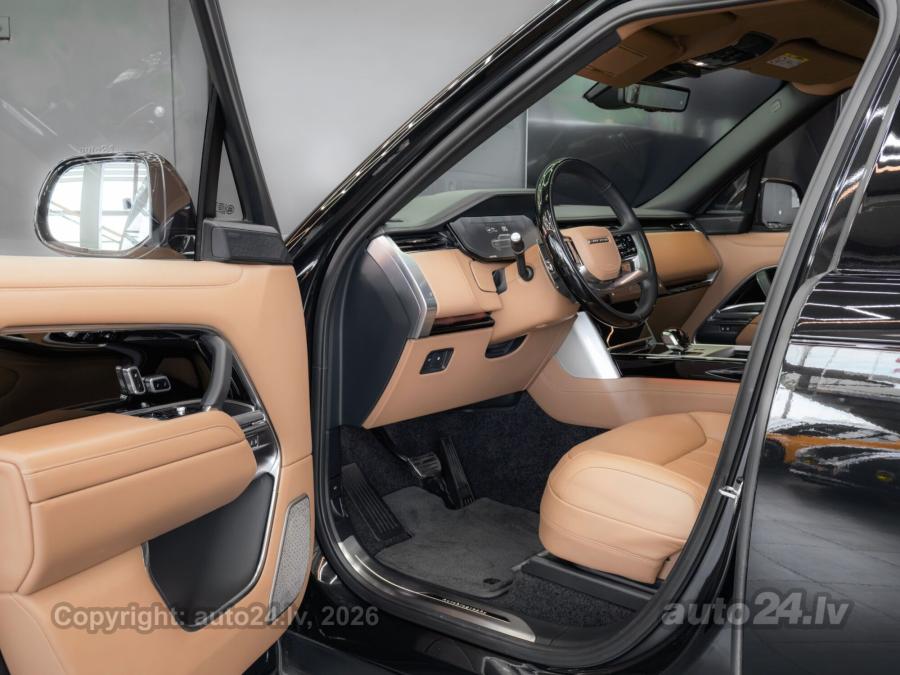 Black Land Rover Range Rover 2025 in Tallinn, with an engine capacity of 3.00 L and mileage of 19 thousand km for 176900 €, photo 6 on AUTOMOTO.COM.LV