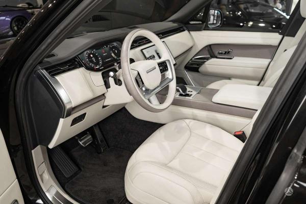 Melns Land Rover Range Rover 2026 Rīga, ar dzinēja tilpumu 3.00 L un nobraukumu 0 tūkst. km par 195000 €, foto 9 vietnē AUTOMOTO.COM.LV