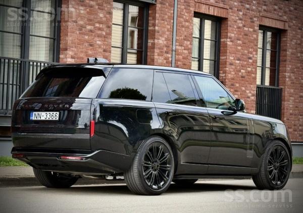 Melns Land Rover Range Rover 2026 Rīga, ar dzinēja tilpumu 3.00 L un nobraukumu 4 tūkst. km par 185000 €, foto 7 vietnē AUTOMOTO.COM.LV