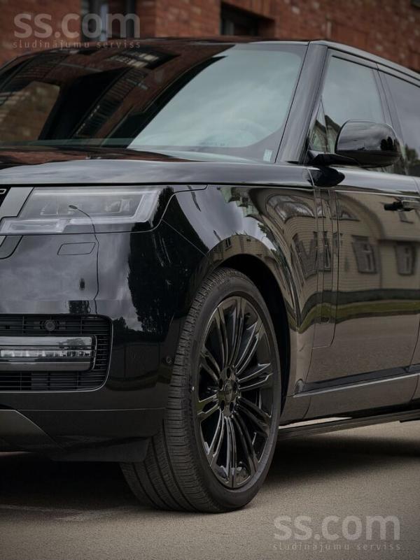 Melns Land Rover Range Rover 2026 Rīga, ar dzinēja tilpumu 3.00 L un nobraukumu 4 tūkst. km par 185000 €, foto 8 vietnē AUTOMOTO.COM.LV