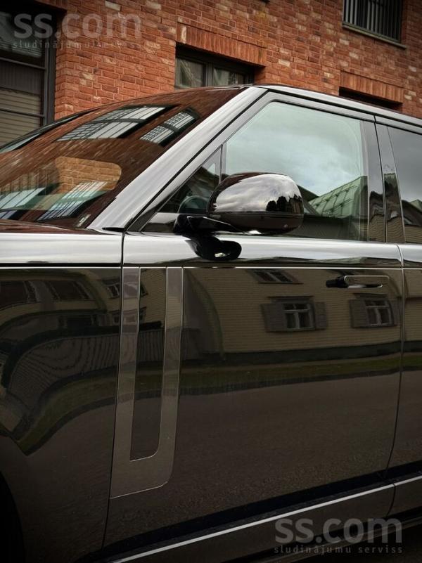Melns Land Rover Range Rover 2026 Rīga, ar dzinēja tilpumu 3.00 L un nobraukumu 4 tūkst. km par 185000 €, foto 9 vietnē AUTOMOTO.COM.LV