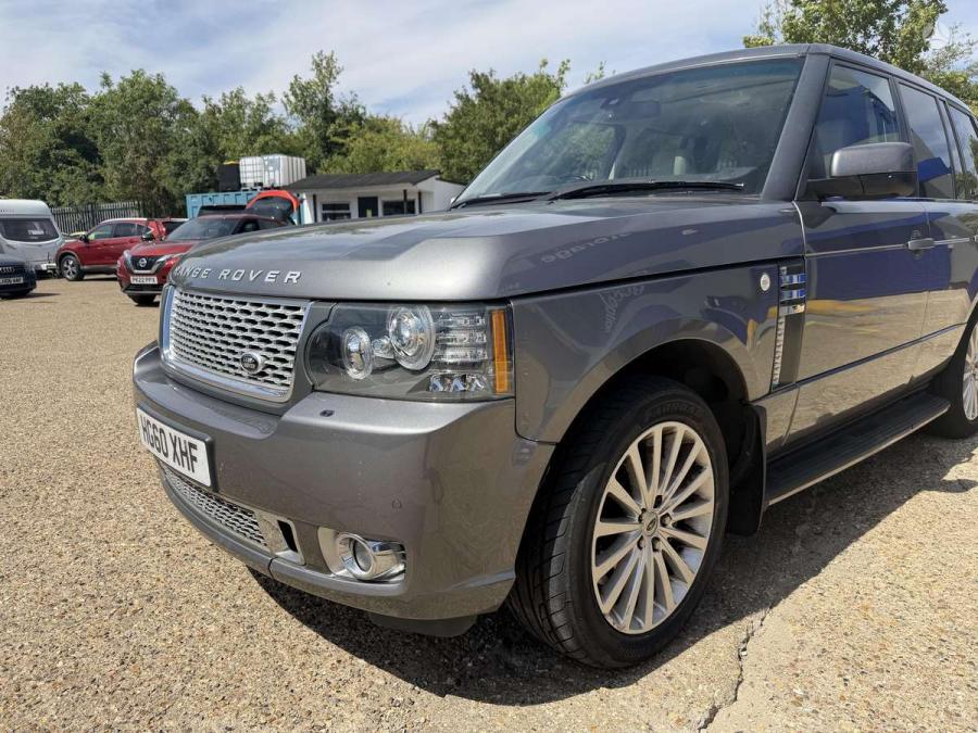 Melns Land Rover Range Rover 2012 Šauļi, ar dzinēja tilpumu 4.37 L un nobraukumu 167 tūkst. km par 6389 €, foto 4 vietnē AUTOMOTO.COM.LV