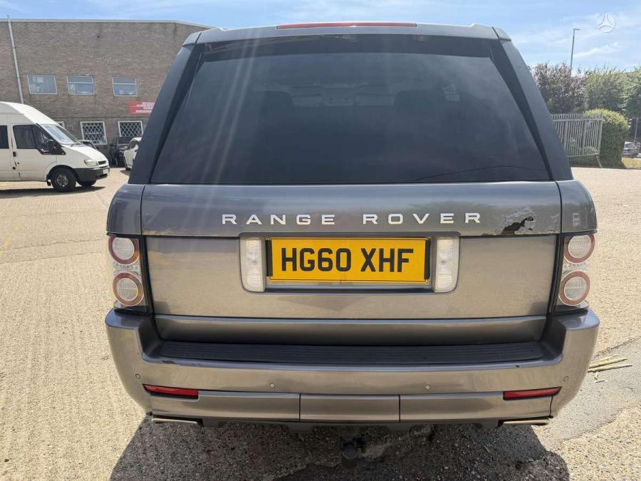 Melns Land Rover Range Rover 2012 Šauļi, ar dzinēja tilpumu 4.37 L un nobraukumu 167 tūkst. km par 6389 €, foto 5 vietnē AUTOMOTO.COM.LV