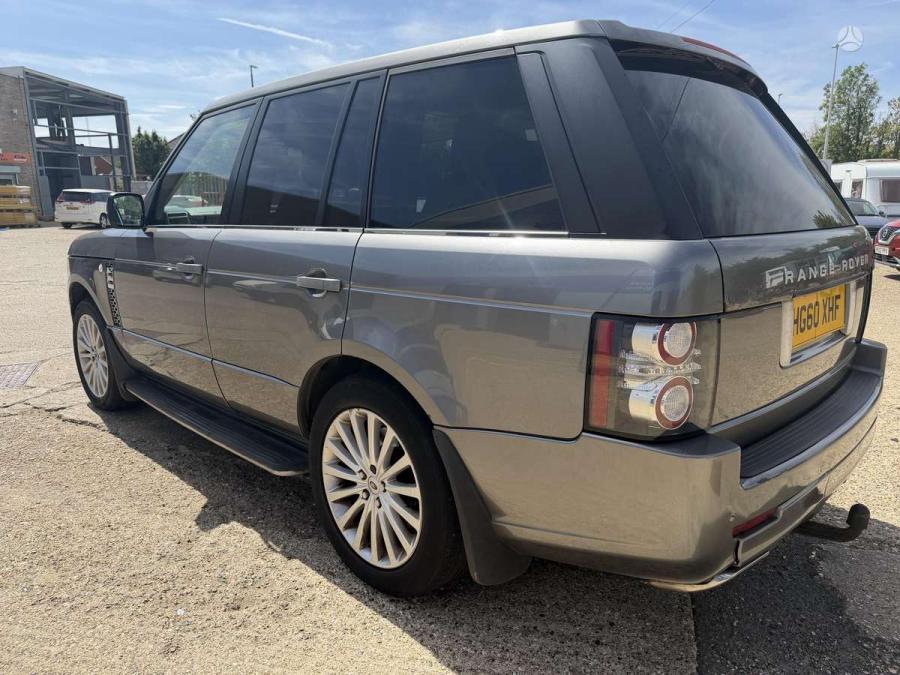 Melns Land Rover Range Rover 2012 Šauļi, ar dzinēja tilpumu 4.37 L un nobraukumu 167 tūkst. km par 6389 €, foto 6 vietnē AUTOMOTO.COM.LV