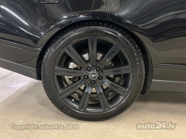 Black Land Rover Range Rover 2018 in Tallinn, with an engine capacity of 3.00 L and mileage of 157 thousand km for 37900 €, photo 7 on AUTOMOTO.COM.LV