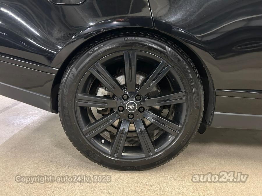 Black Land Rover Range Rover 2018 in Tallinn, with an engine capacity of 3.00 L and mileage of 157 thousand km for 37900 €, photo 8 on AUTOMOTO.COM.LV