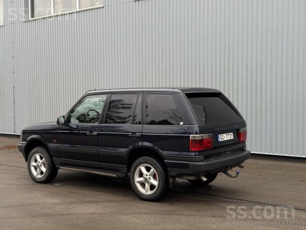 Blue Land Rover Range Rover 1997 in Valmiera, with an engine capacity of 2.50 L and mileage of 246 thousand km for 3500 €, photo 3 on AUTOMOTO.COM.LV