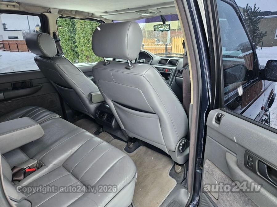 Zils Land Rover Range Rover 1997 Tallina, ar dzinēja tilpumu 2.50 L un nobraukumu 248 tūkst. km par 5600 €, foto 13 vietnē AUTOMOTO.COM.LV