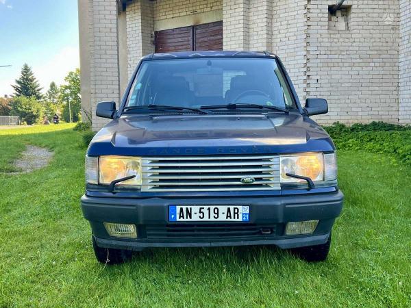 Zils Land Rover Range Rover 1998 Panevēža, ar dzinēja tilpumu 2.50 L un nobraukumu 385 tūkst. km par 2650 €, foto 2 vietnē AUTOMOTO.COM.LV