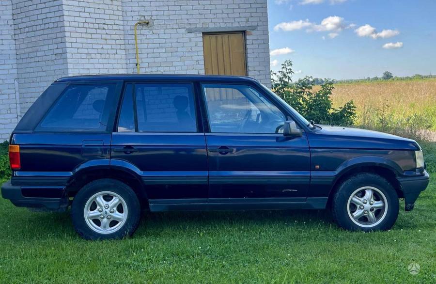 Zils Land Rover Range Rover 1998 Panevēža, ar dzinēja tilpumu 2.50 L un nobraukumu 385 tūkst. km par 2650 €, foto 5 vietnē AUTOMOTO.COM.LV