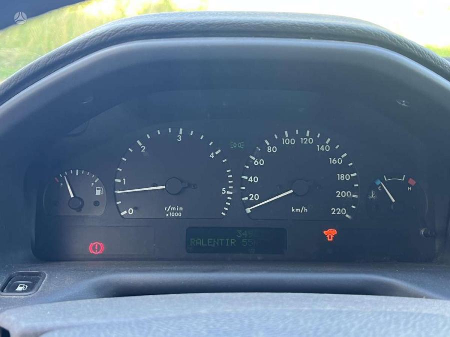 Zils Land Rover Range Rover 1998 Panevēža, ar dzinēja tilpumu 2.50 L un nobraukumu 385 tūkst. km par 2650 €, foto 11 vietnē AUTOMOTO.COM.LV