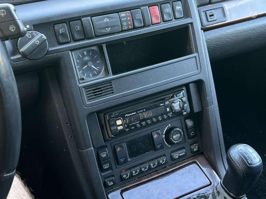 Zils Land Rover Range Rover 1998 Panevēža, ar dzinēja tilpumu 2.50 L un nobraukumu 385 tūkst. km par 2650 €, foto 12 vietnē AUTOMOTO.COM.LV