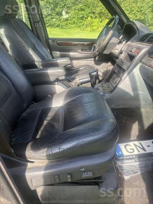 Zils Land Rover Range Rover 1998 Cēsis, ar dzinēja tilpumu 4.60 L un nobraukumu 260 tūkst. km par 3000 €, foto 3 vietnē AUTOMOTO.COM.LV