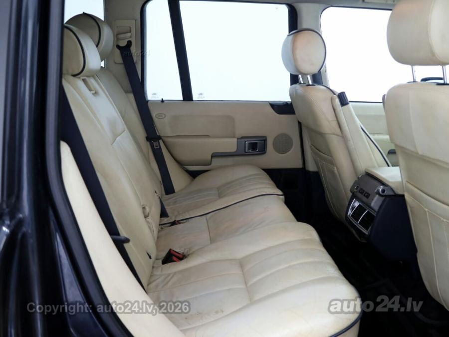 Zils Land Rover Range Rover 2002 Tallina, ar dzinēja tilpumu 2.90 L un nobraukumu 477 tūkst. km par 3199 €, foto 7 vietnē AUTOMOTO.COM.LV