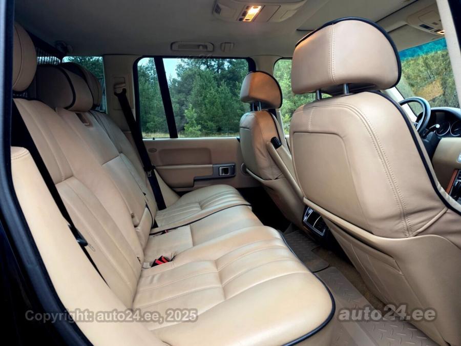 Zils Land Rover Range Rover 2005 Tallina, ar dzinēja tilpumu 3.00 L un nobraukumu 285 tūkst. km par 8990 €, foto 9 vietnē AUTOMOTO.COM.LV
