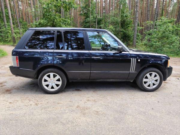 Zils Land Rover Range Rover 2008 Viļņa, ar dzinēja tilpumu 4.39 L un nobraukumu 290 tūkst. km par 4490 €, foto 6 vietnē AUTOMOTO.COM.LV