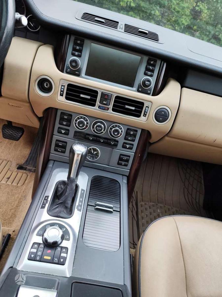 Blue Land Rover Range Rover 2008 in Vilnius, with an engine capacity of 4.39 L and mileage of 290 thousand km for 4490 €, photo 23 on AUTOMOTO.COM.LV