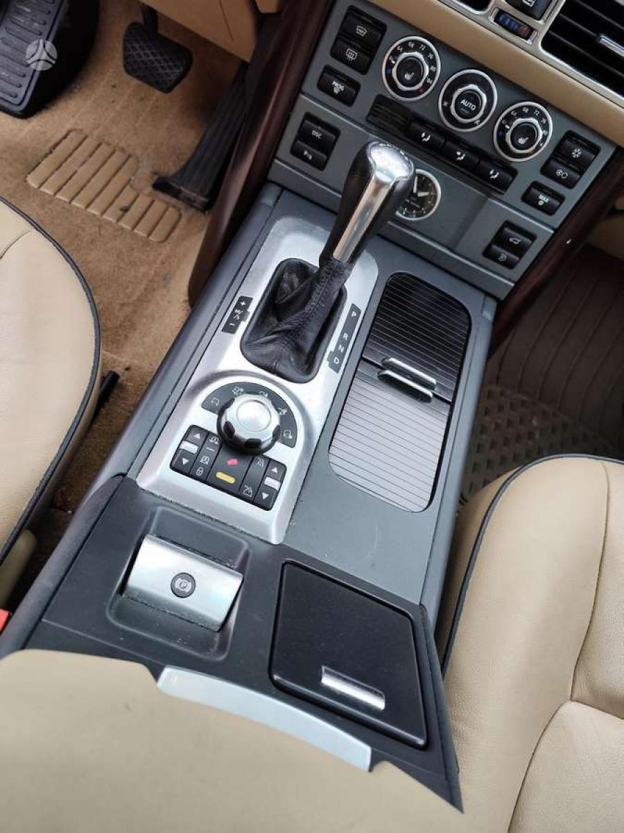 Blue Land Rover Range Rover 2008 in Vilnius, with an engine capacity of 4.39 L and mileage of 290 thousand km for 4490 €, photo 25 on AUTOMOTO.COM.LV