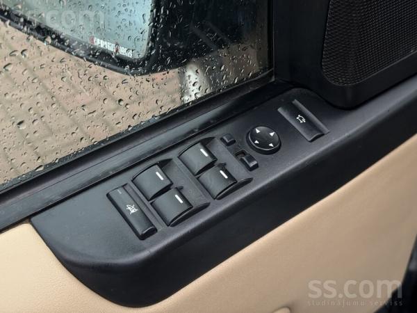 Zils Land Rover Range Rover 2008 Rīga, ar dzinēja tilpumu 3.60 L un nobraukumu 356 tūkst. km par 5790 €, foto 10 vietnē AUTOMOTO.COM.LV