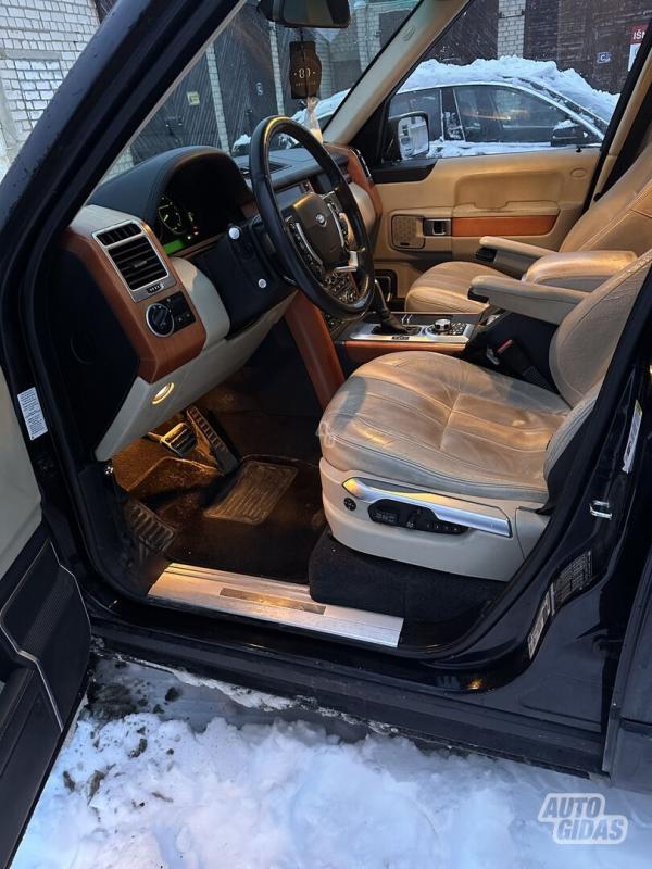 Zils Land Rover Range Rover 2009 Mažeikiai, ar dzinēja tilpumu 4.20 L un nobraukumu 260 tūkst. km par 5500 €, foto 5 vietnē AUTOMOTO.COM.LV