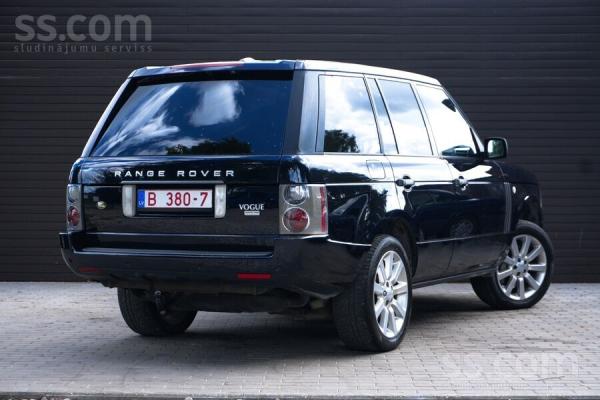 Blue Land Rover Range Rover 2009 in Riga, with an engine capacity of 3.60 L and mileage of 315 thousand km for 8990 €, photo 3 on AUTOMOTO.COM.LV