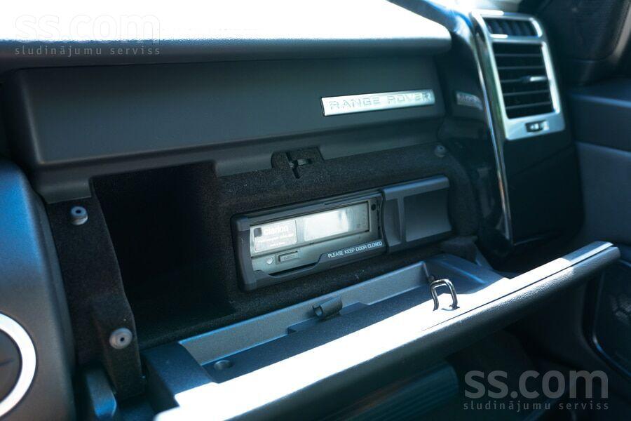 Blue Land Rover Range Rover 2009 in Riga, with an engine capacity of 3.60 L and mileage of 315 thousand km for 8990 €, photo 22 on AUTOMOTO.COM.LV