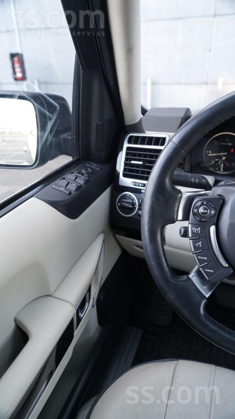 Blue Land Rover Range Rover 2010 in Tallinn, with an engine capacity of 3.60 L and mileage of 296 thousand km for 11500 €, photo 15 on AUTOMOTO.COM.LV