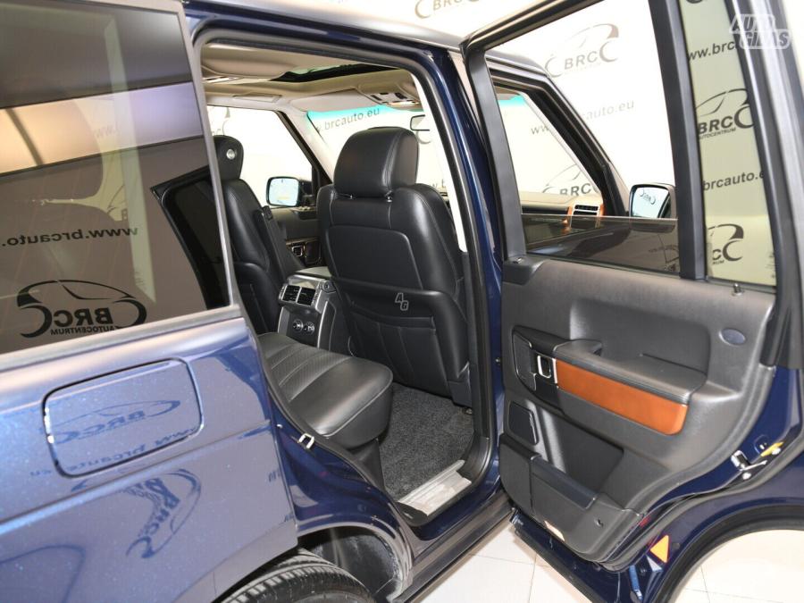 Blue Land Rover Range Rover 2011 in Avizieniai, with an engine capacity of 4.40 L and mileage of 286 thousand km for 9900 €, photo 14 on AUTOMOTO.COM.LV