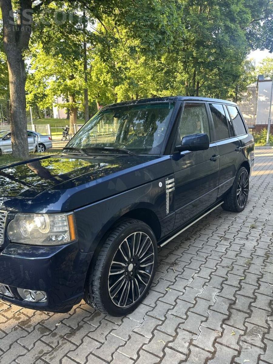 Zils Land Rover Range Rover 2011 Rīga, ar dzinēja tilpumu 4.40 L un nobraukumu 270 tūkst. km par 17000 €, foto 1 vietnē AUTOMOTO.COM.LV