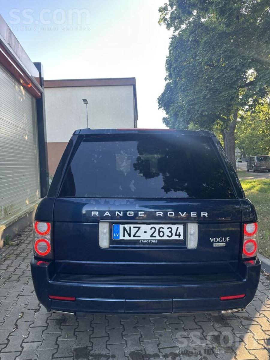 Zils Land Rover Range Rover 2011 Rīga, ar dzinēja tilpumu 4.40 L un nobraukumu 270 tūkst. km par 17000 €, foto 6 vietnē AUTOMOTO.COM.LV
